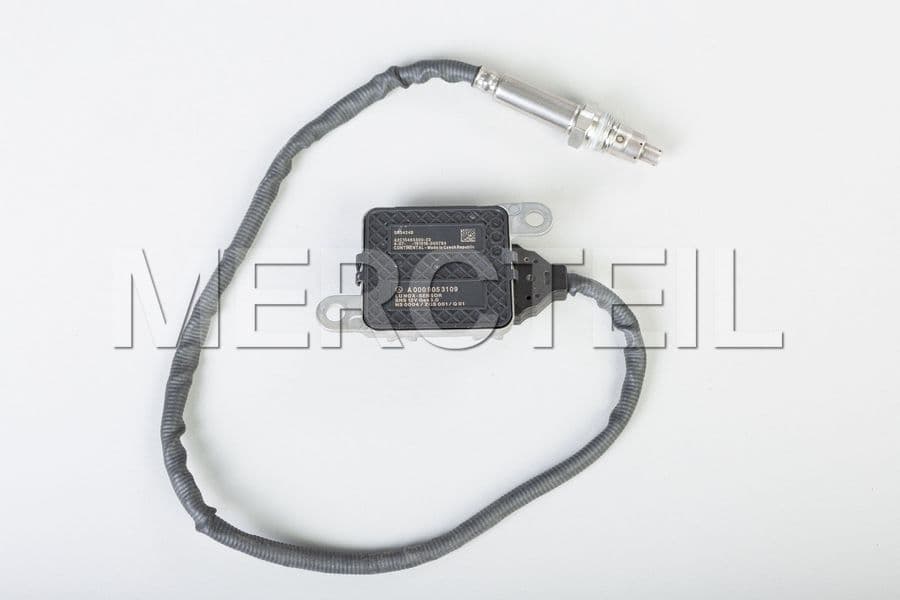 Buy the spare part Mercedes-Benz A0009053109 nox sensor