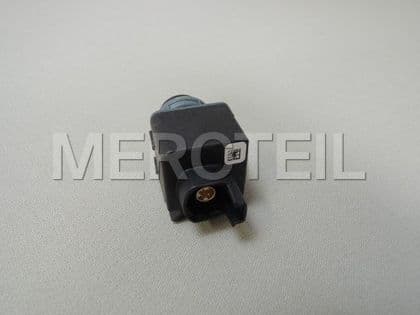 Buy the spare part Mercedes-Benz A0009053902 camera
