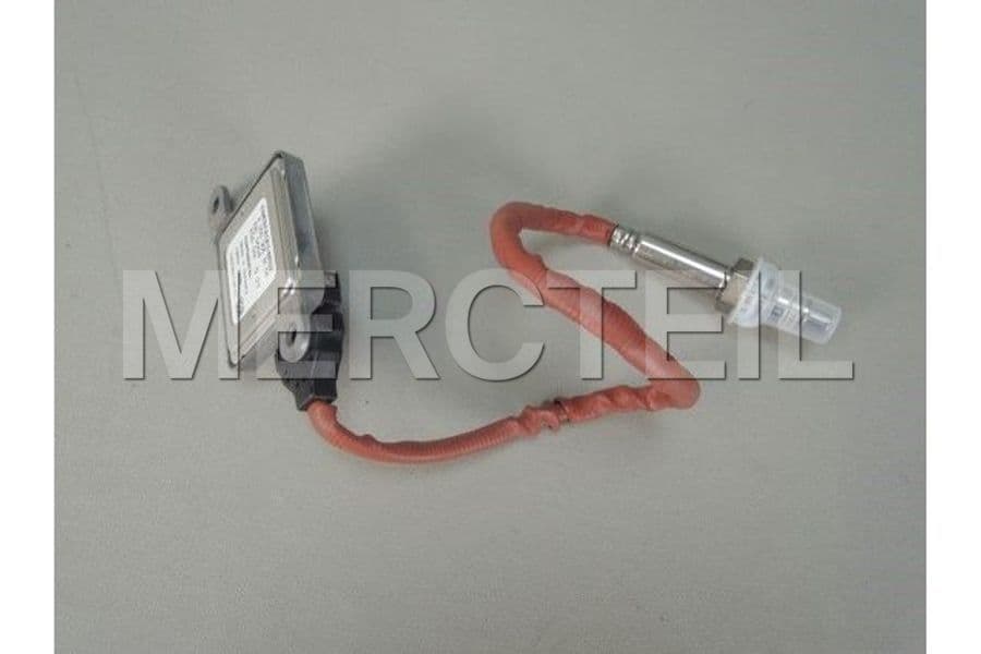 Buy the spare part Mercedes-Benz A0009056104 nox sensor