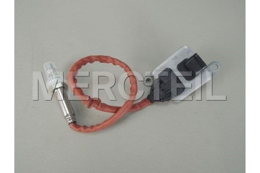 Buy the spare part Mercedes-Benz A0009056104 nox sensor