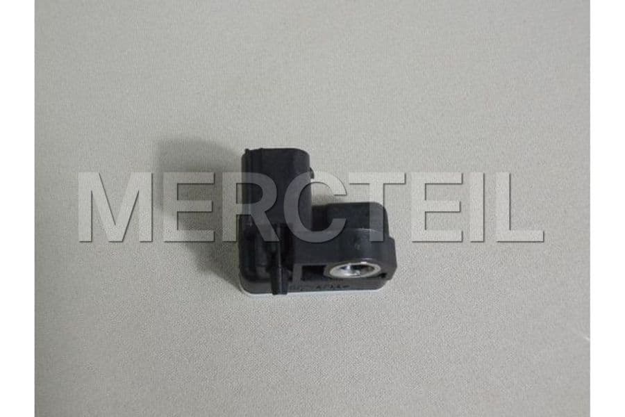 Buy the spare part Mercedes-Benz A0009057802 acceleration sensor