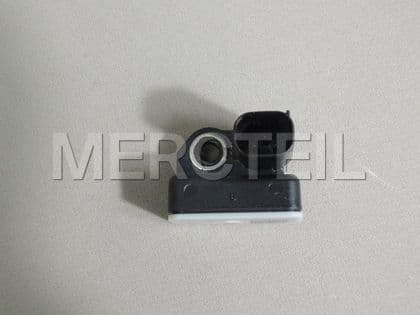 Buy the spare part Mercedes-Benz A0009057802 acceleration sensor