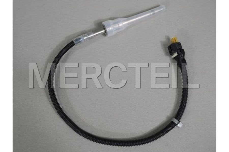 Buy the spare part Mercedes-Benz A0009059004 temperature sensor
