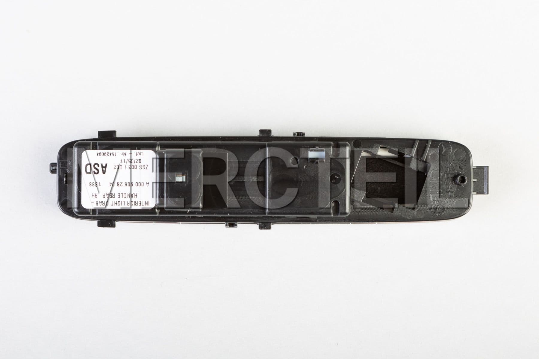 Buy the spare part Mercedes-Benz A00090628041B88 interior light