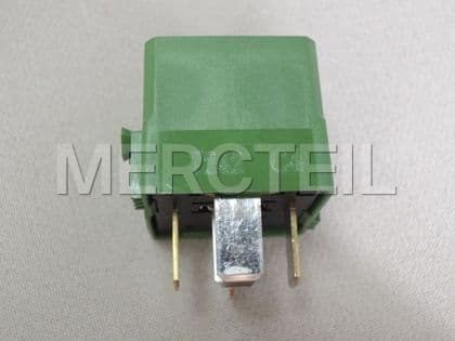 Buy the spare part Mercedes-Benz A0009828523 relay
