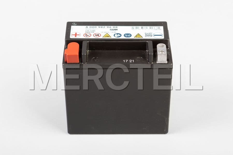Buy the spare part Mercedes-Benz A000982960825 electrical system battery