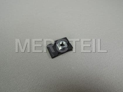 Buy the spare part Mercedes-Benz A0009908891 clip type nut