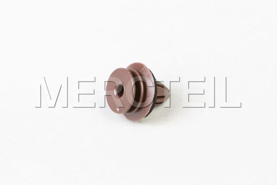 Buy the spare part Mercedes-Benz A0009911704 cover clip