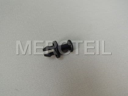 Buy the spare part Mercedes-Benz A0009919540 expansion rivet