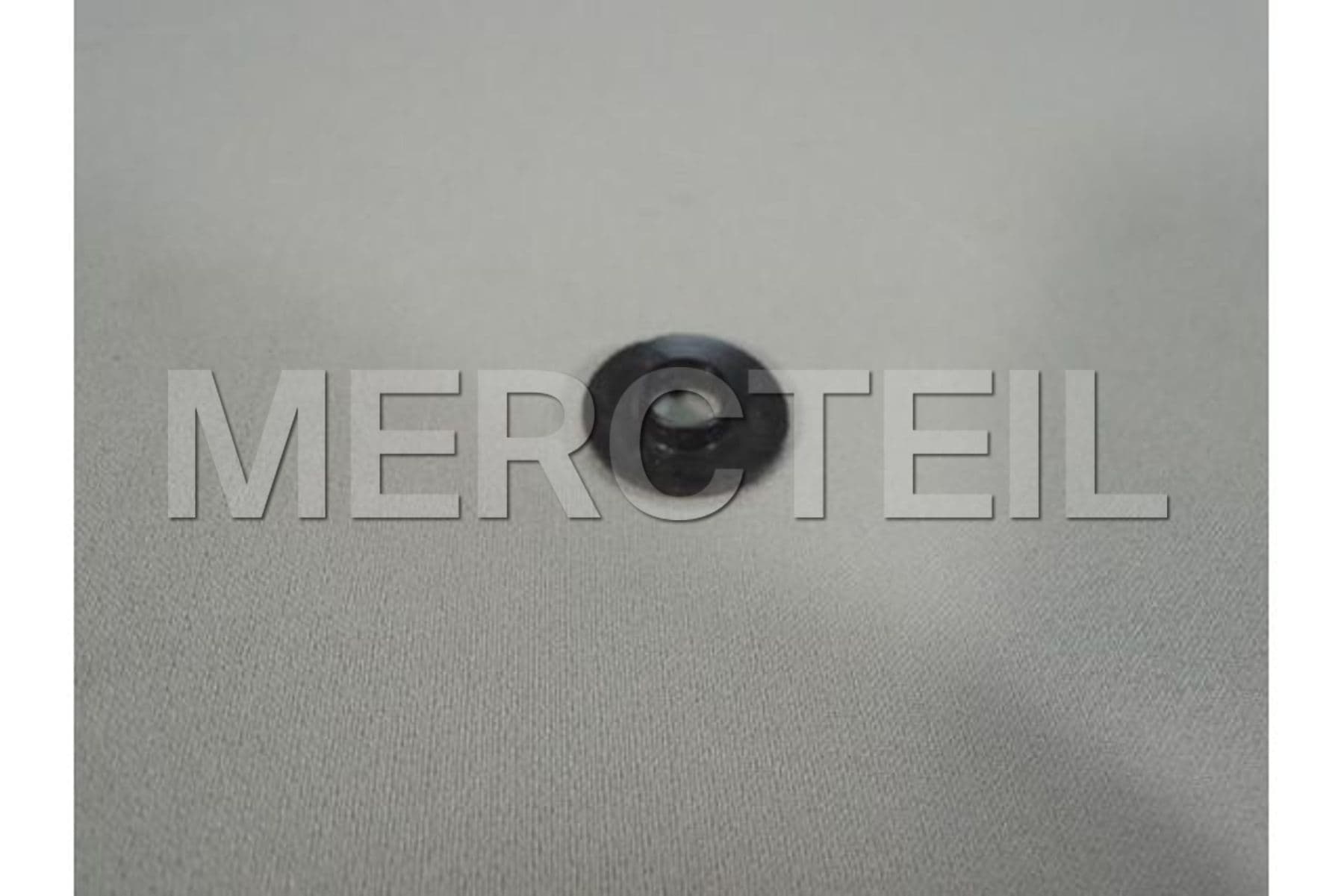 Buy the spare part Mercedes-Benz A0009980877 fastener button
