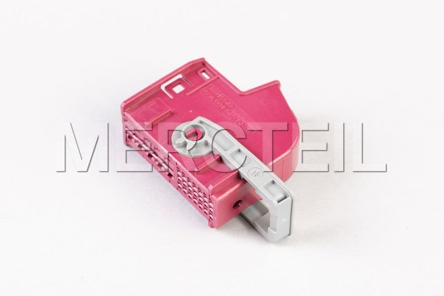 Buy the spare part Mercedes-Benz A0015457430 plug connector housing