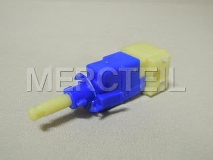 Buy the spare part Mercedes-Benz A0015459509 brake light switch