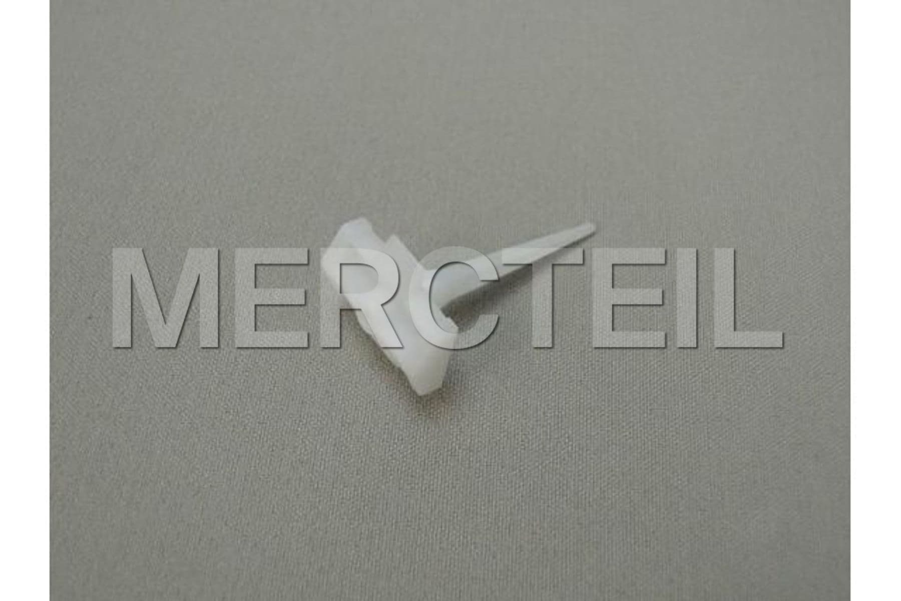 Buy the spare part Mercedes-Benz A0019883681 push button