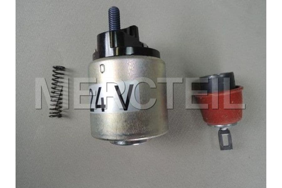 Buy the spare part Mercedes-Benz A0021520010 solenoid switch