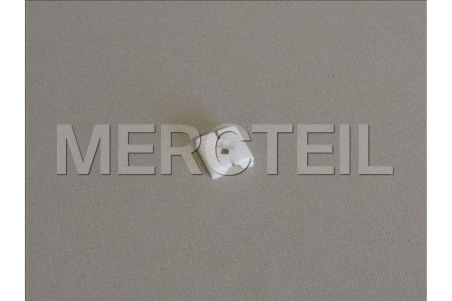 Buy the spare part Mercedes-Benz A0029880781 fastener button