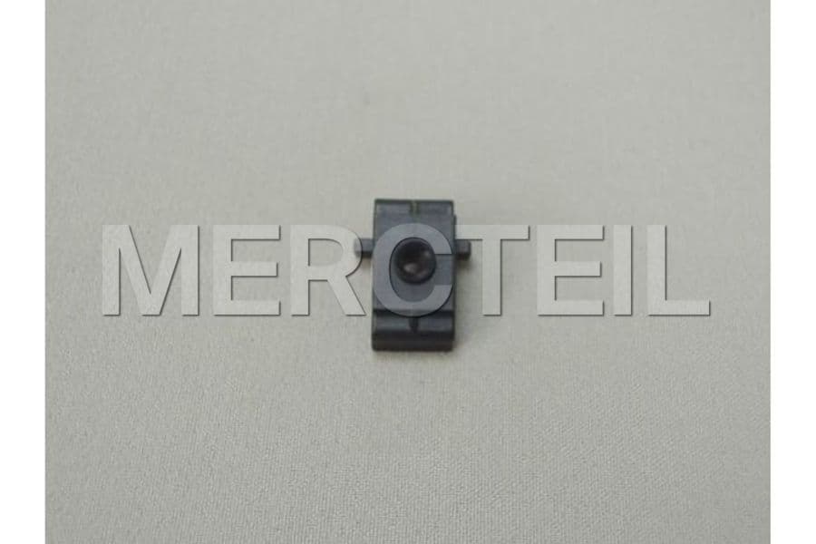 Buy the spare part Mercedes-Benz A0029944445 nut