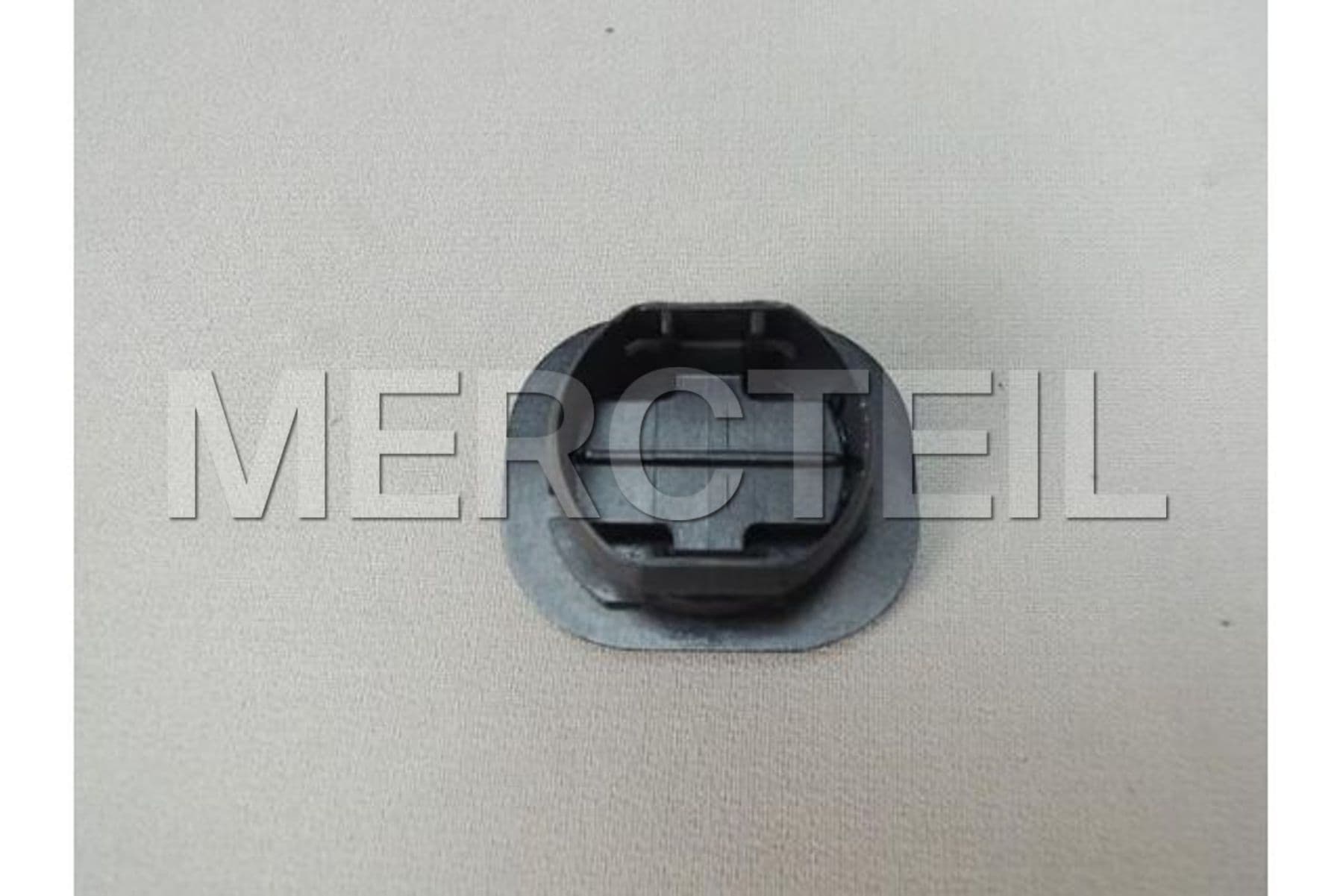 Buy the spare part Mercedes-Benz A0029977986 plug