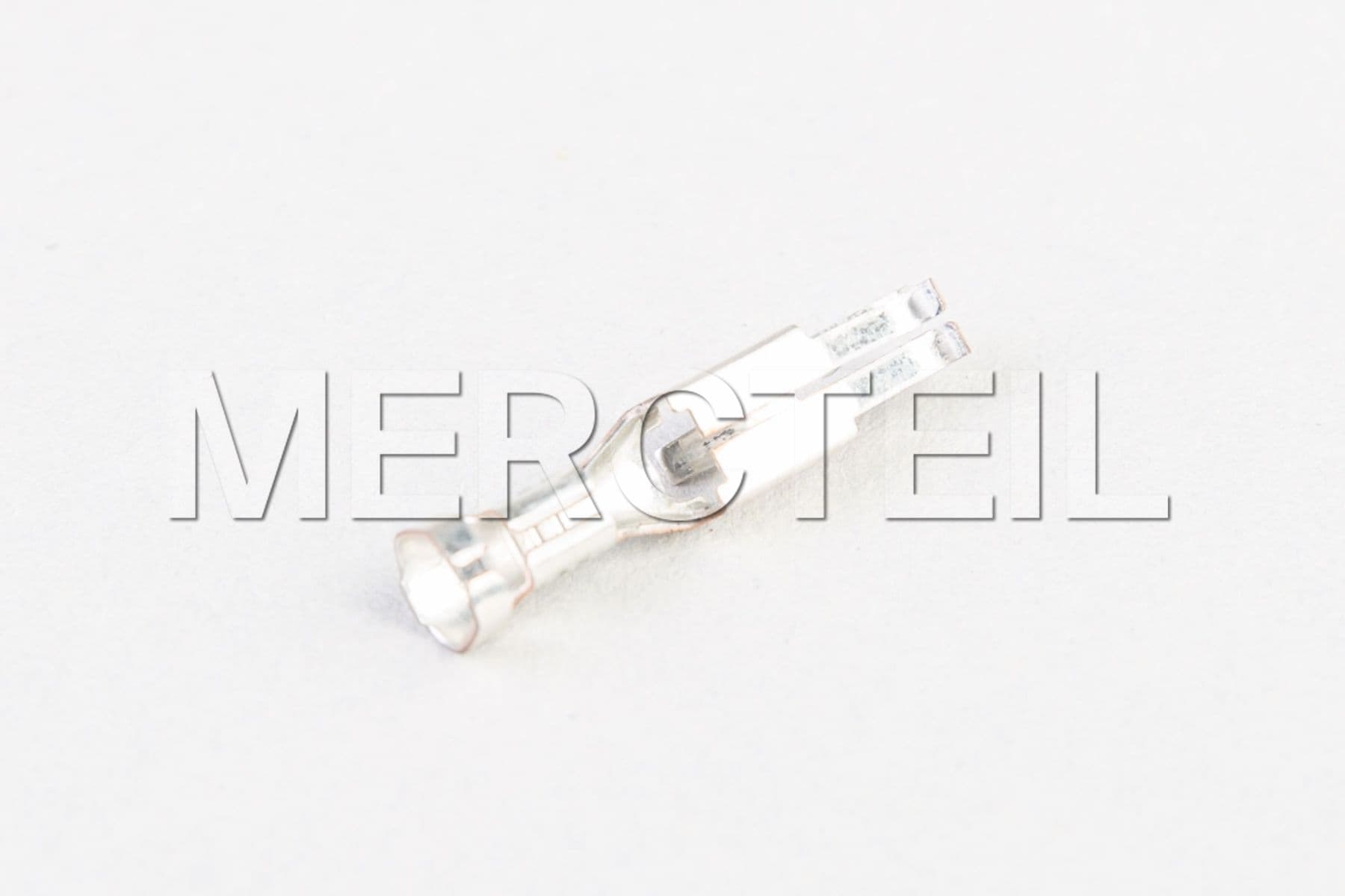 Buy the spare part Mercedes-Benz A0035450226 plug socket