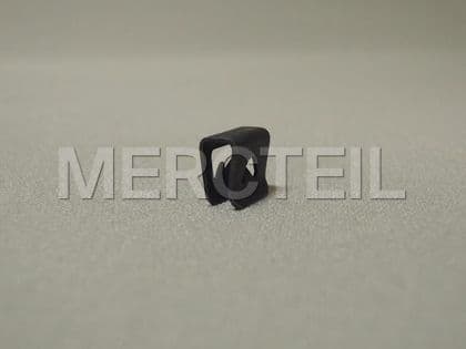 Buy the spare part Mercedes-Benz A0039910670 mounting clamp