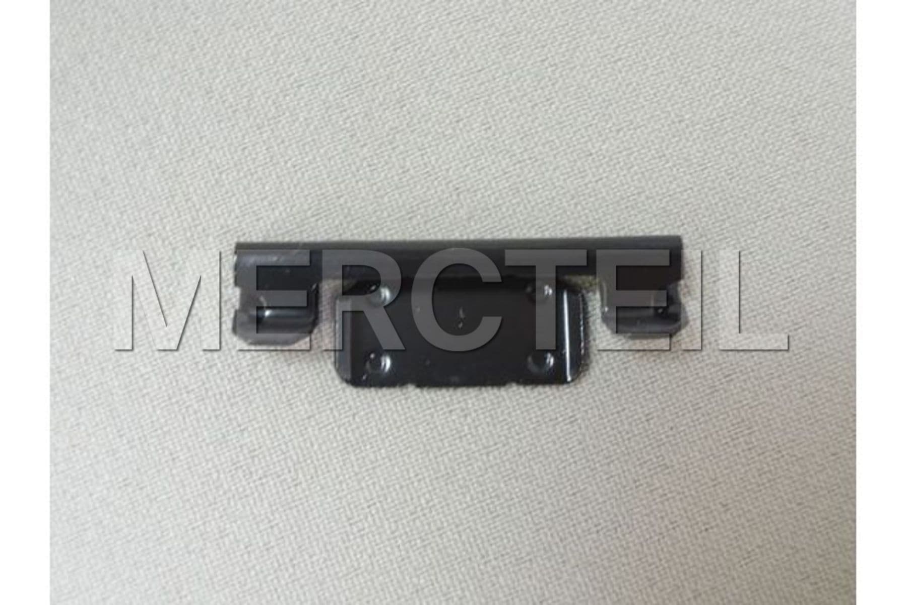 Kaufen Sie das Ersatzteil Mercedes-Benz A0039913970 befestg klammer