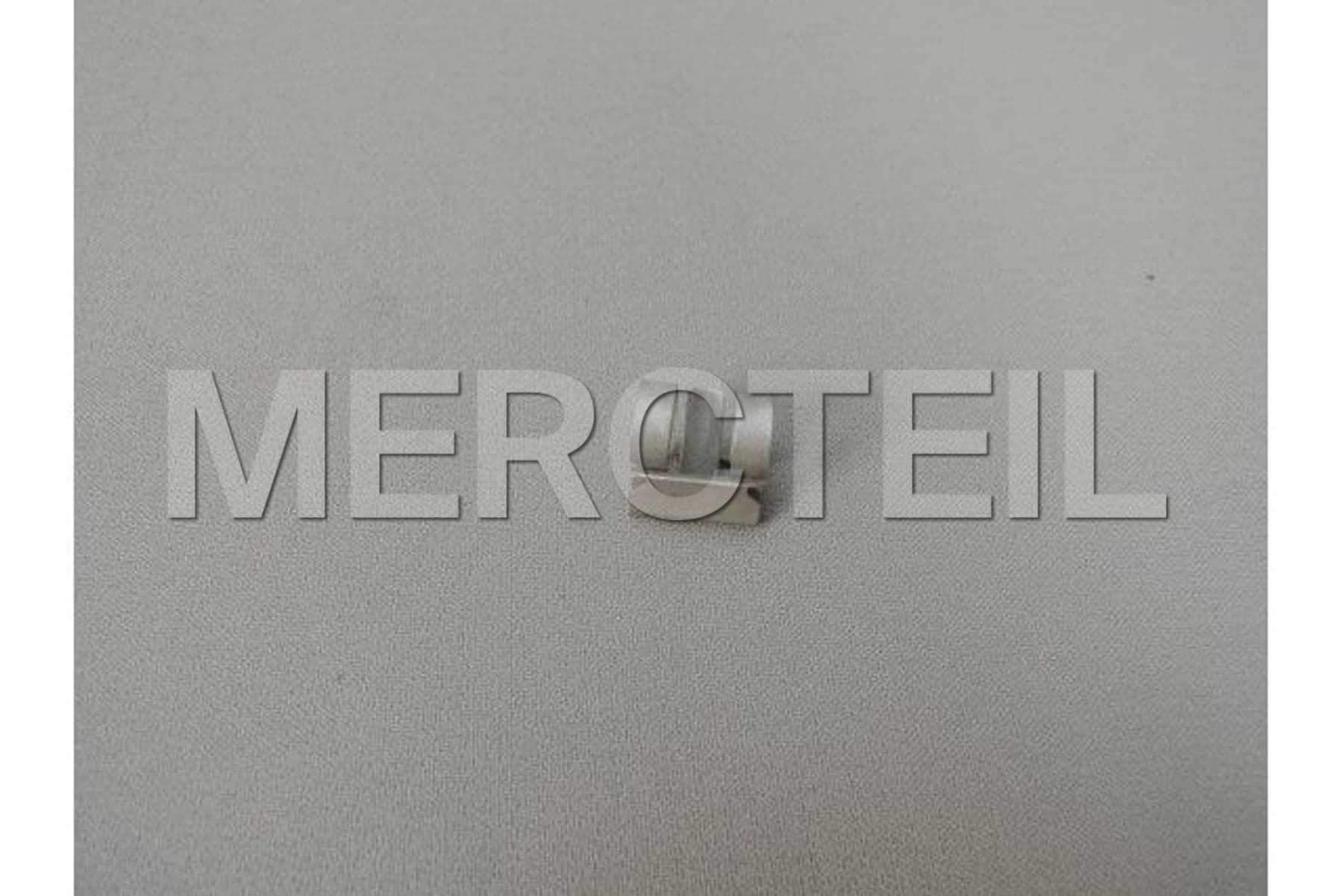 Buy the spare part Mercedes-Benz A0039958677 line fastener