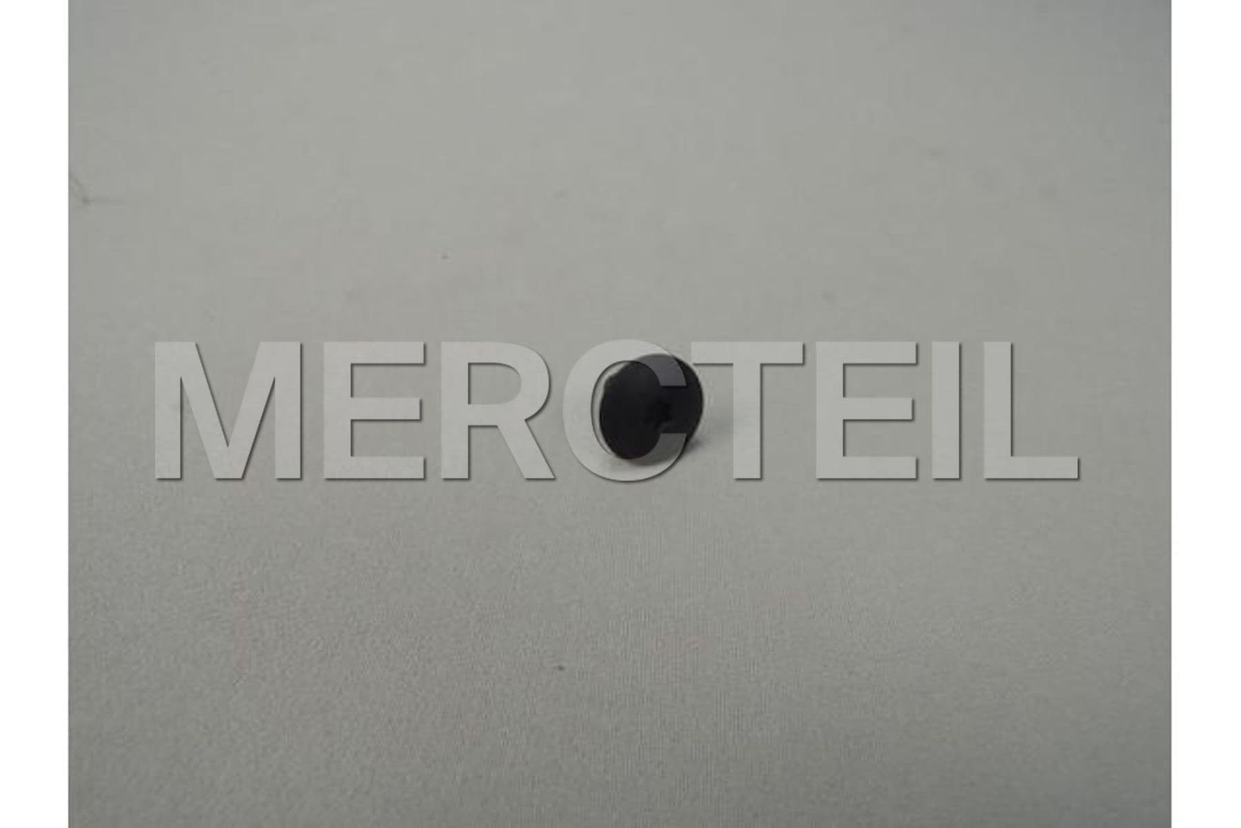 Buy the spare part Mercedes-Benz A0039987650 plug