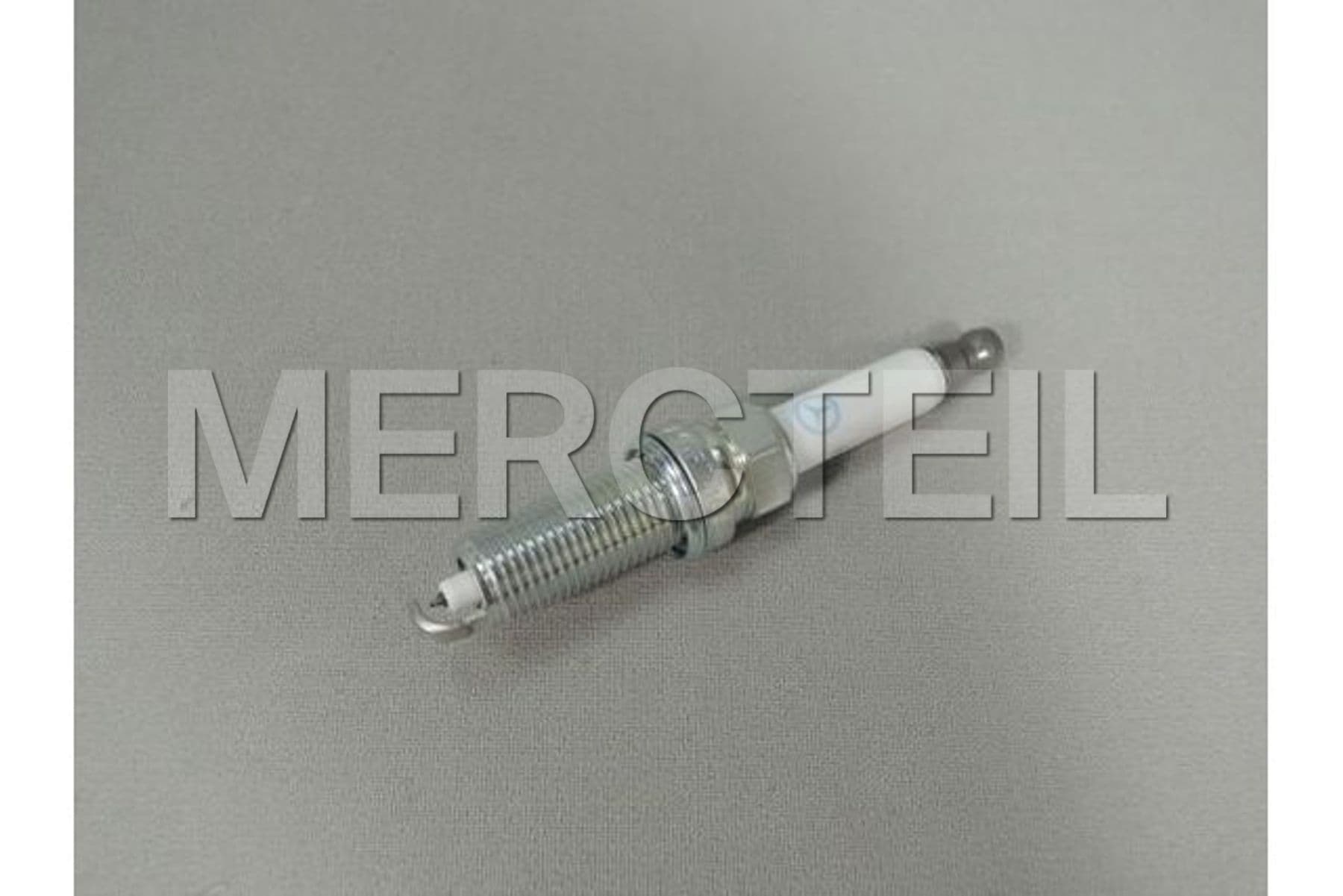 Buy the spare part Mercedes-Benz A0041593903 spark plug