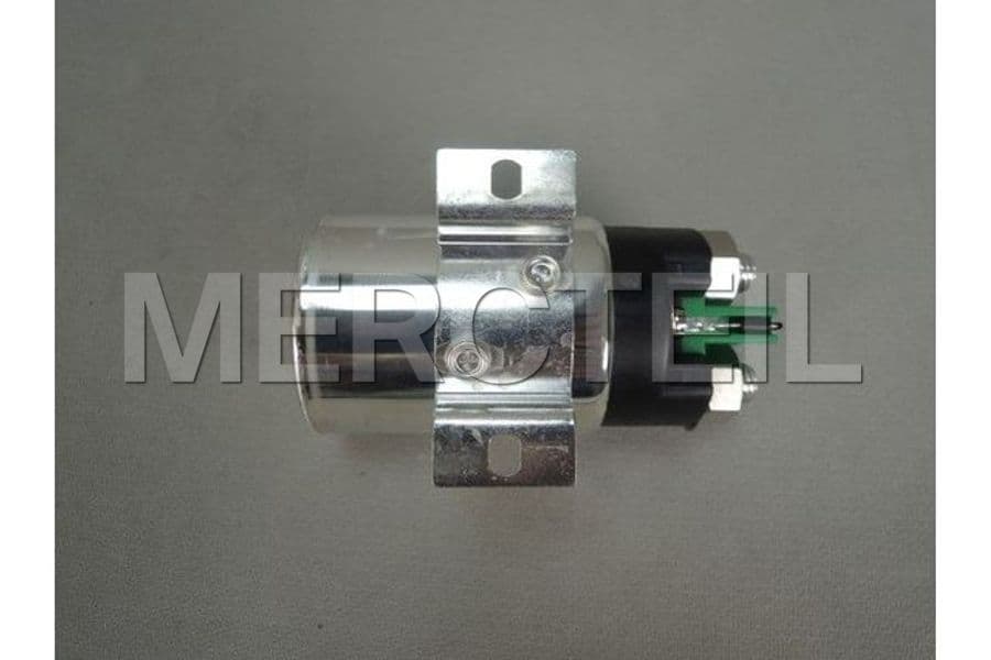 Buy the spare part Mercedes-Benz A0045451705 relay