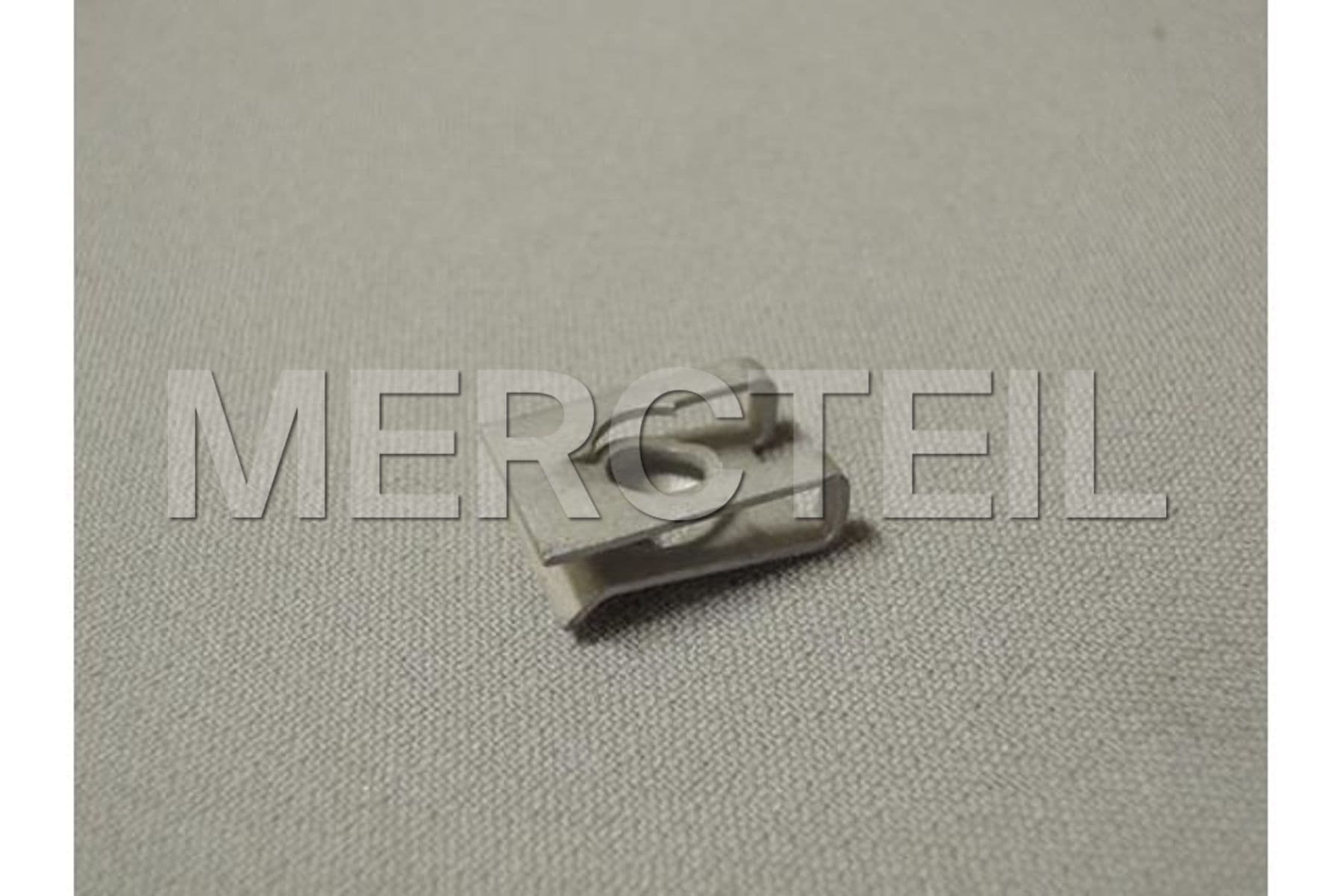 Buy the spare part Mercedes-Benz A0049944545 clip type nut