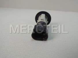 Buy the spare part Mercedes-Benz A0058207610 switch