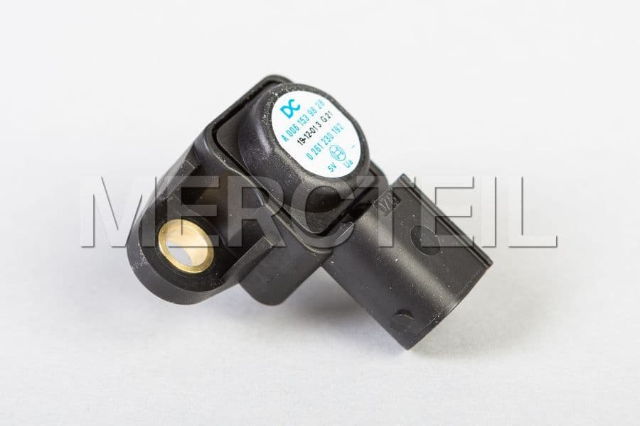 Buy the spare part Mercedes-Benz A0061539828 pressure sensor