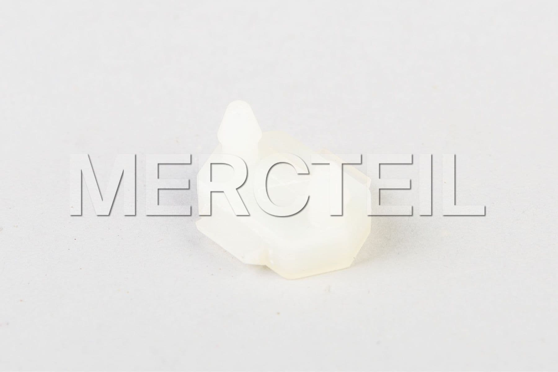 Buy the spare part Mercedes-Benz A0069887378 clip
