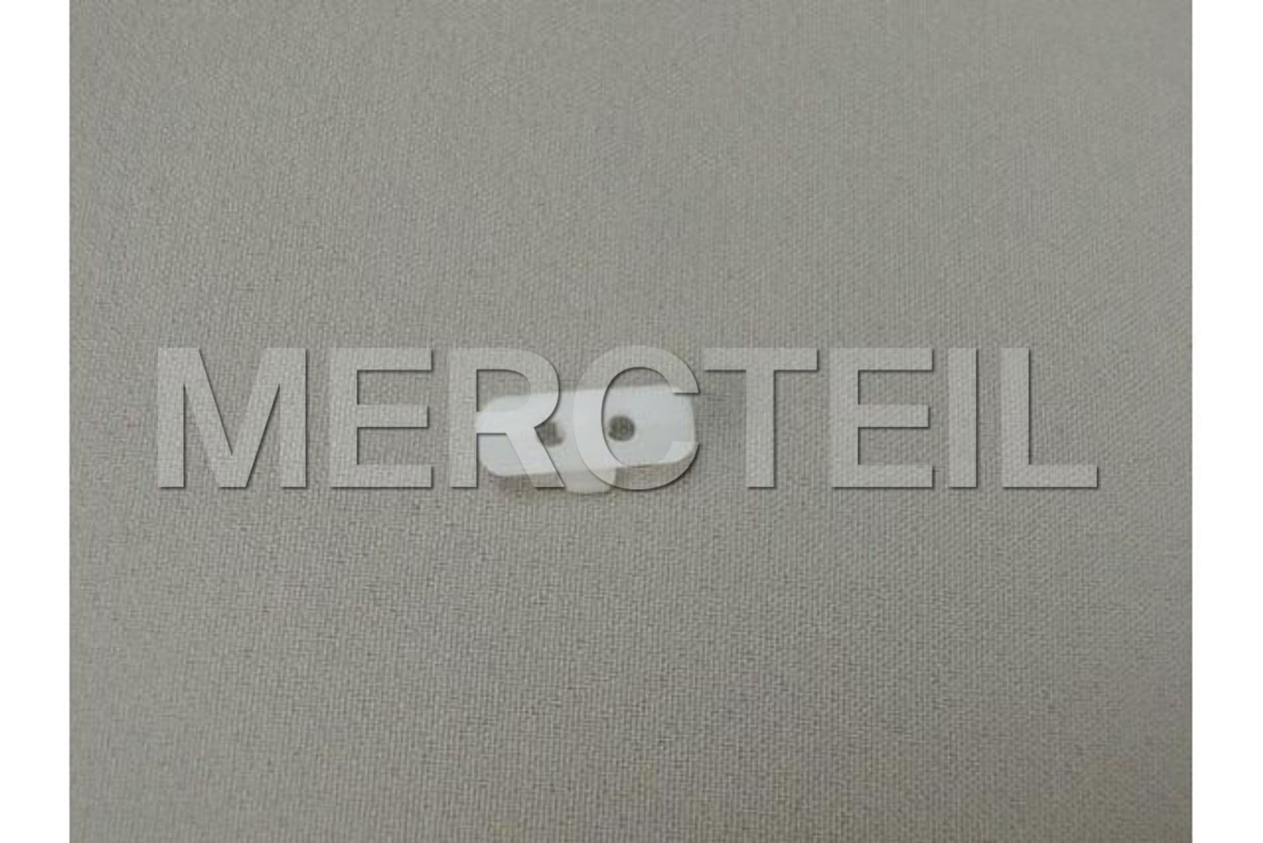 Buy the spare part Mercedes-Benz A0069887478 ornamental molding clip