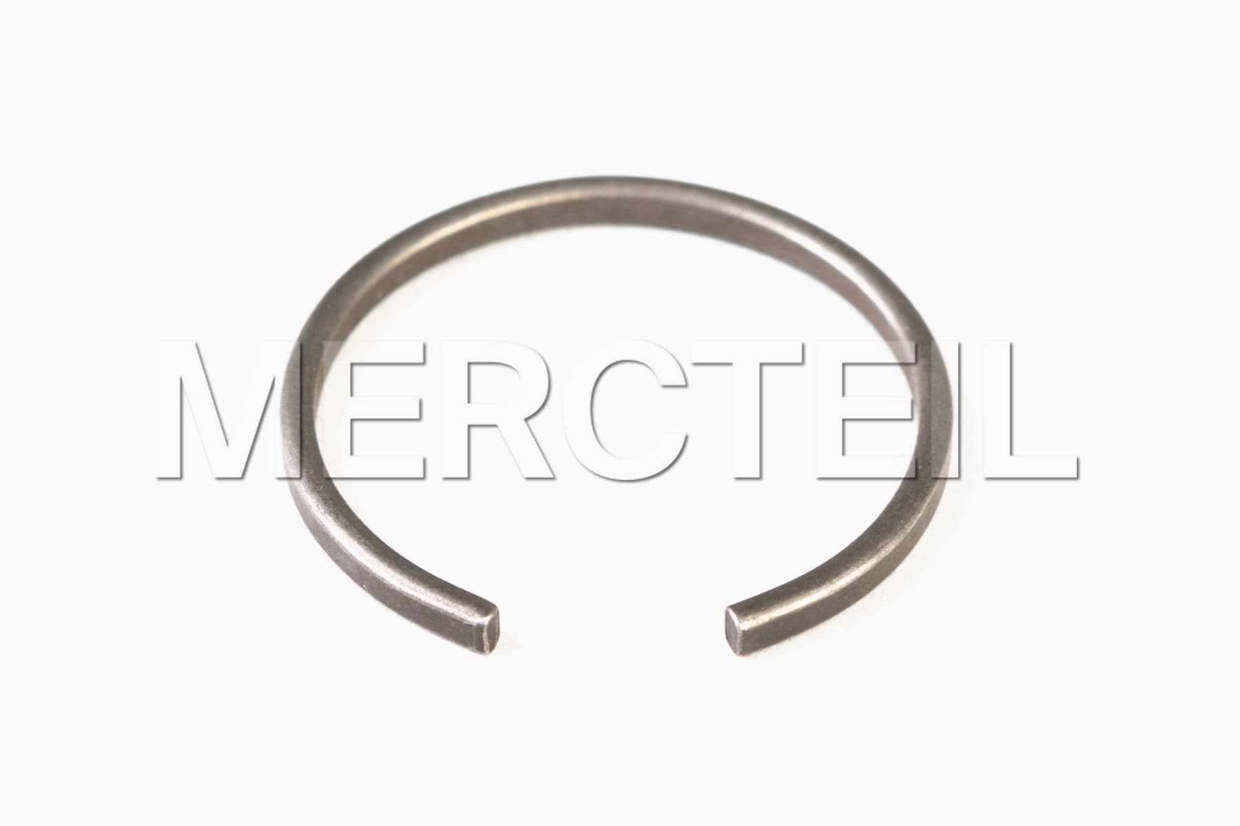 Buy the spare part Mercedes-Benz A0069941040 snap ring