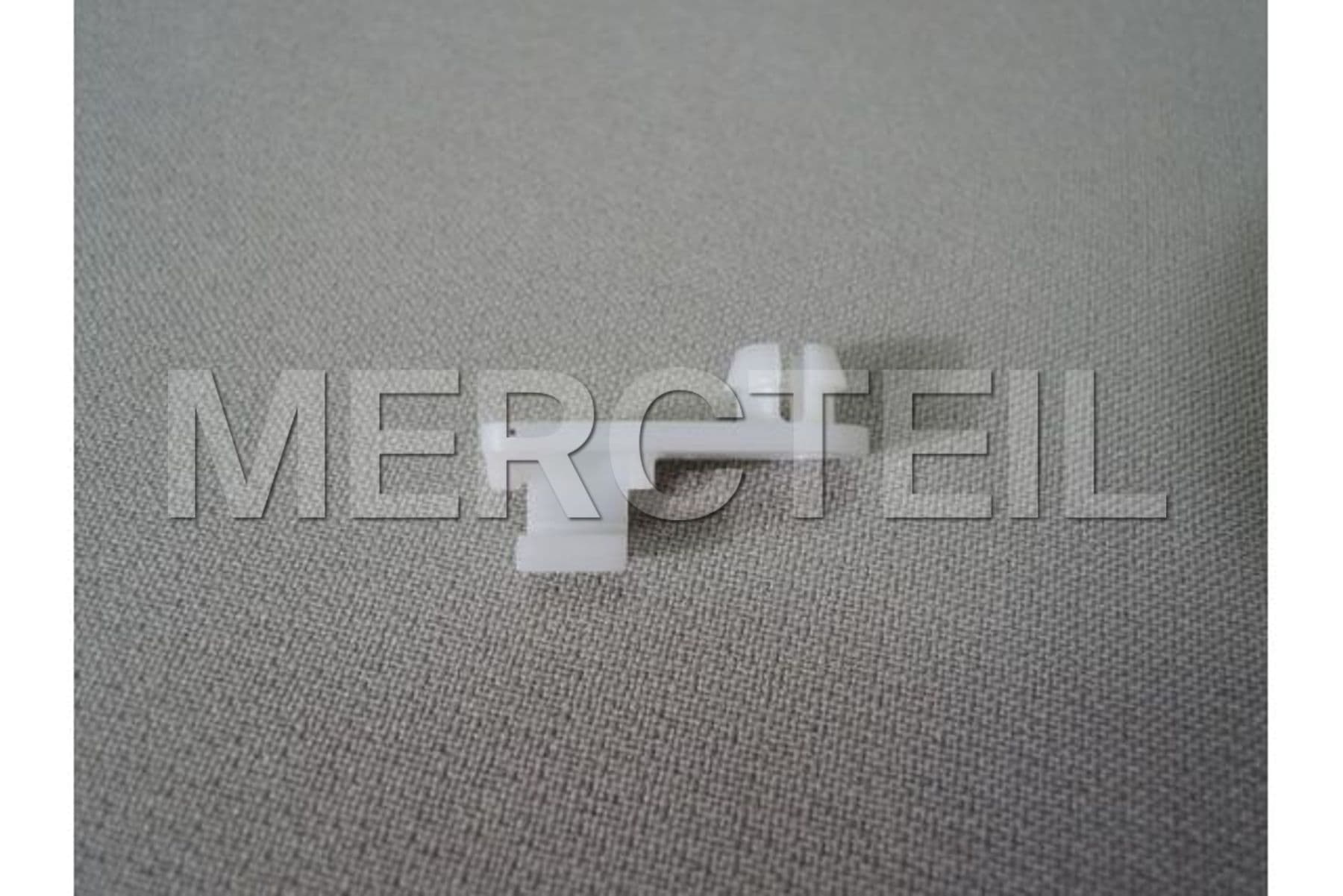Buy the spare part Mercedes-Benz A0079884278 clip