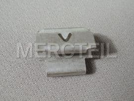 Buy the spare part Mercedes-Benz A0109887678 clip