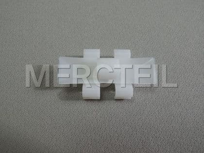Buy the spare part Mercedes-Benz A0119882778 clip