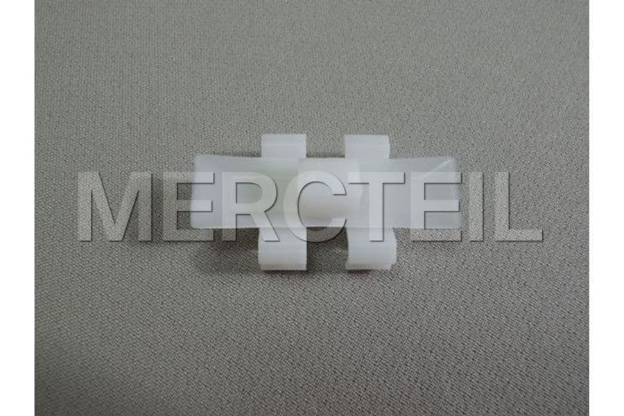 Buy the spare part Mercedes-Benz A0119882778 clip