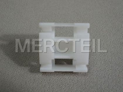 Buy the spare part Mercedes-Benz A0119882878 clip
