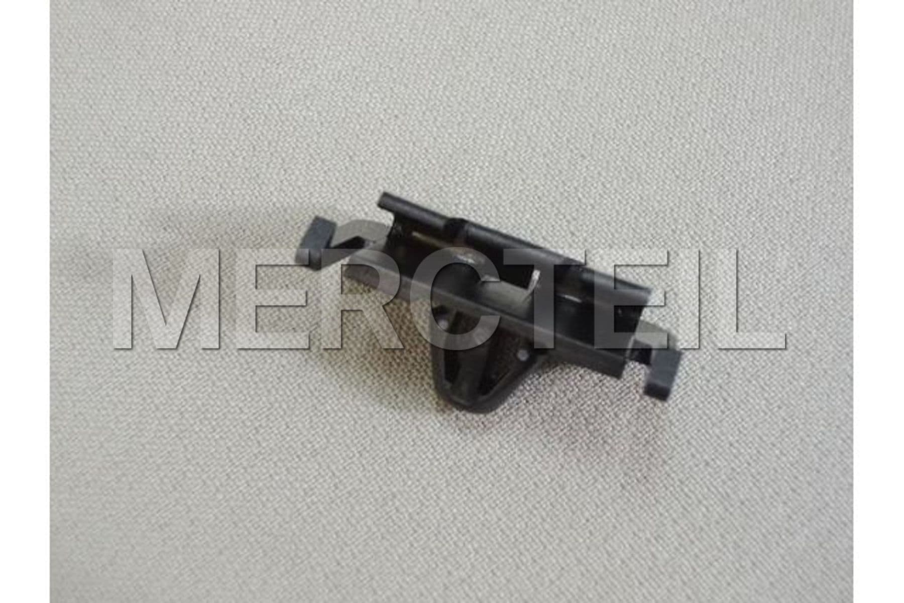 Buy the spare part Mercedes-Benz A0119885978 clip