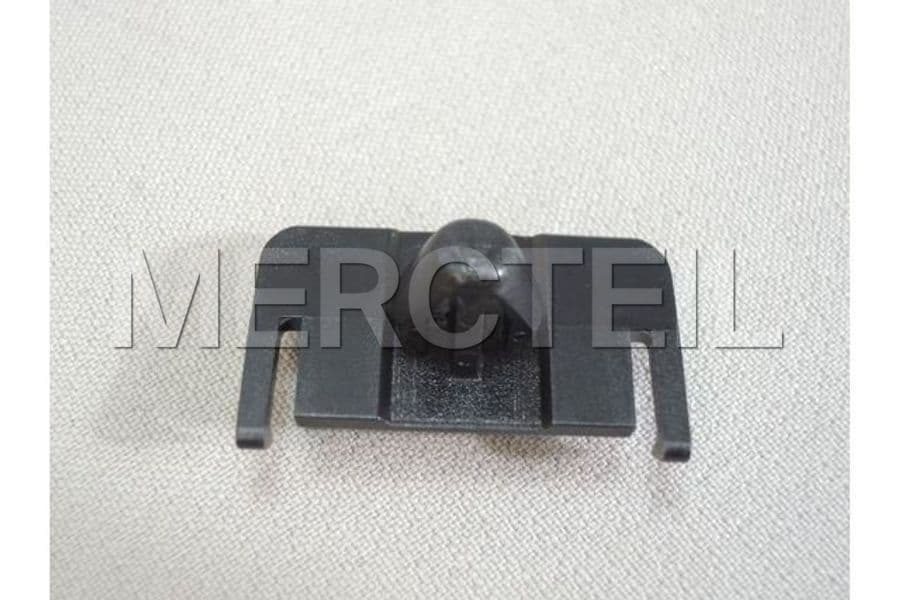Buy the spare part Mercedes-Benz A0119885978 clip