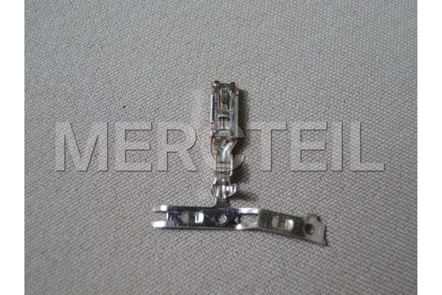 Buy the spare part Mercedes-Benz A0135451526 contact bushing