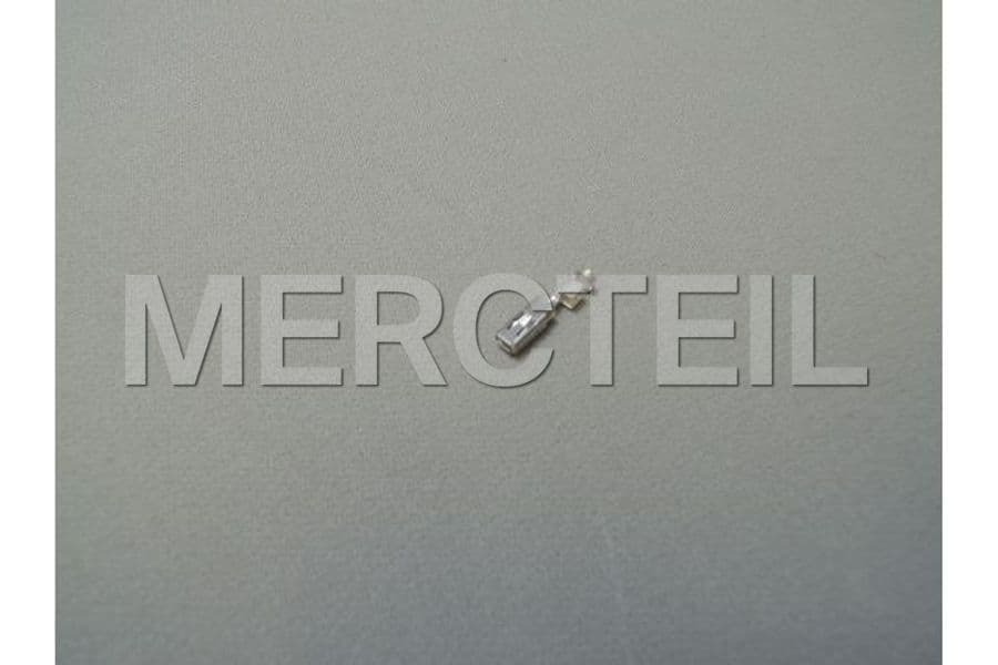 Buy the spare part Mercedes-Benz A0135457826 contact socket