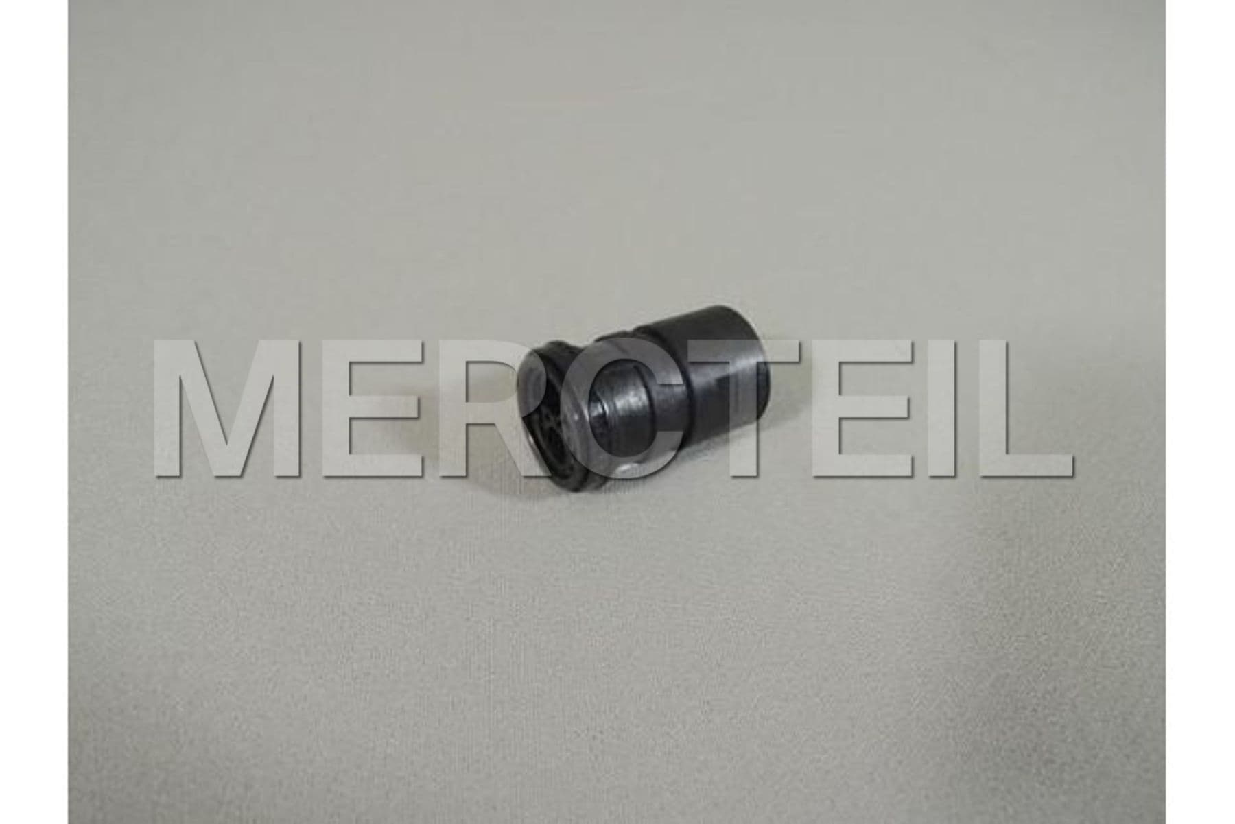 Buy the spare part Mercedes-Benz A0205458628 plug housing