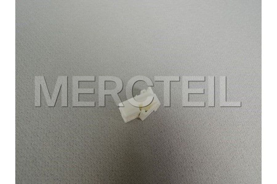 Buy the spare part Mercedes-Benz A0255451926 socket housing