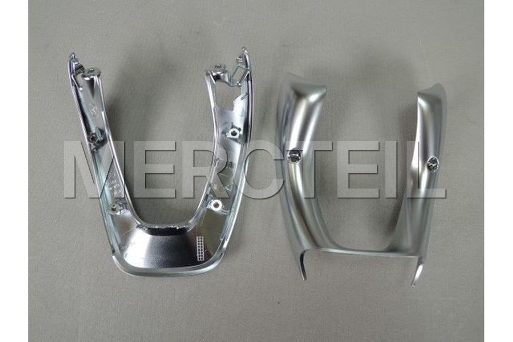 Buy the spare part Mercedes-Benz A09946440002A17 cover steering wheel