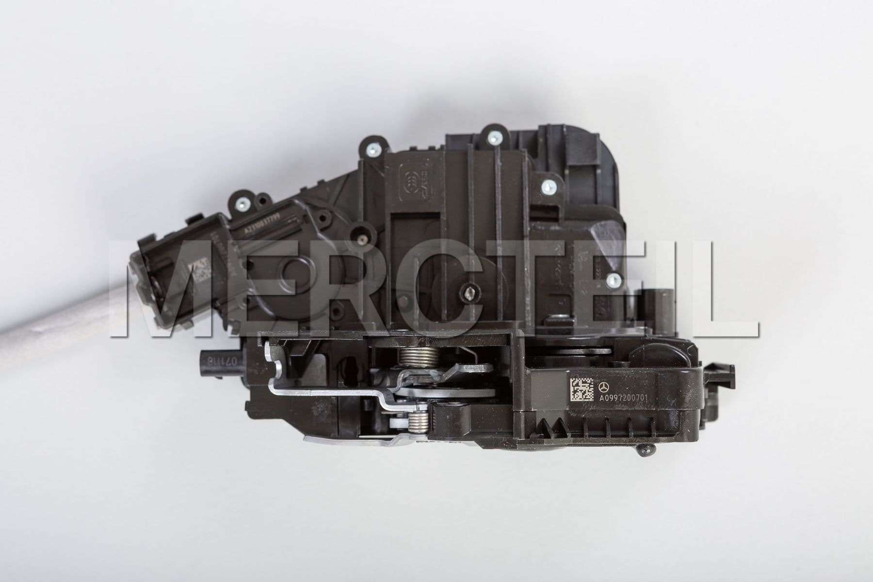 Buy the spare part Mercedes-Benz A0997200701 door lock