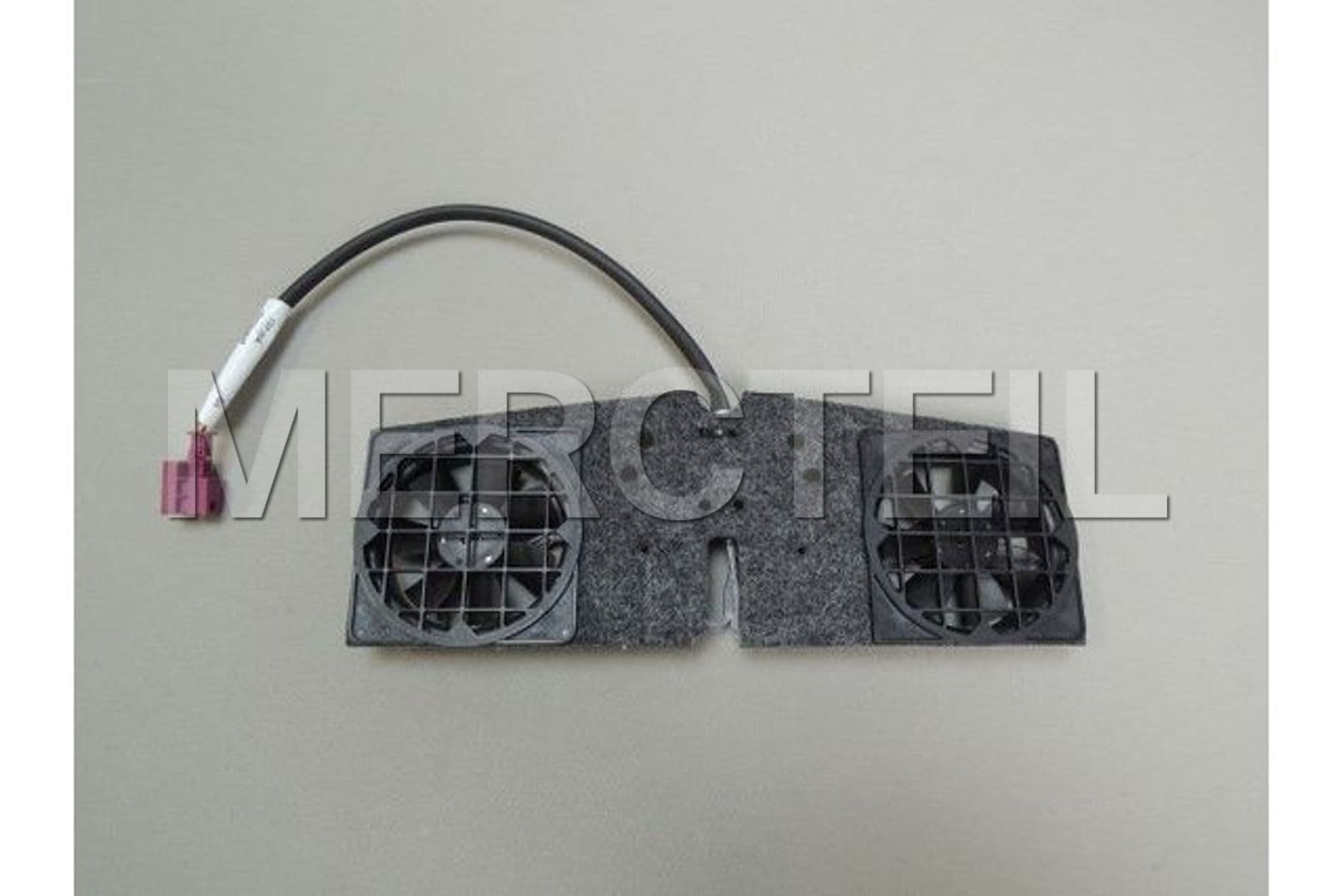 Buy the spare part Mercedes-Benz A0999060015 fan