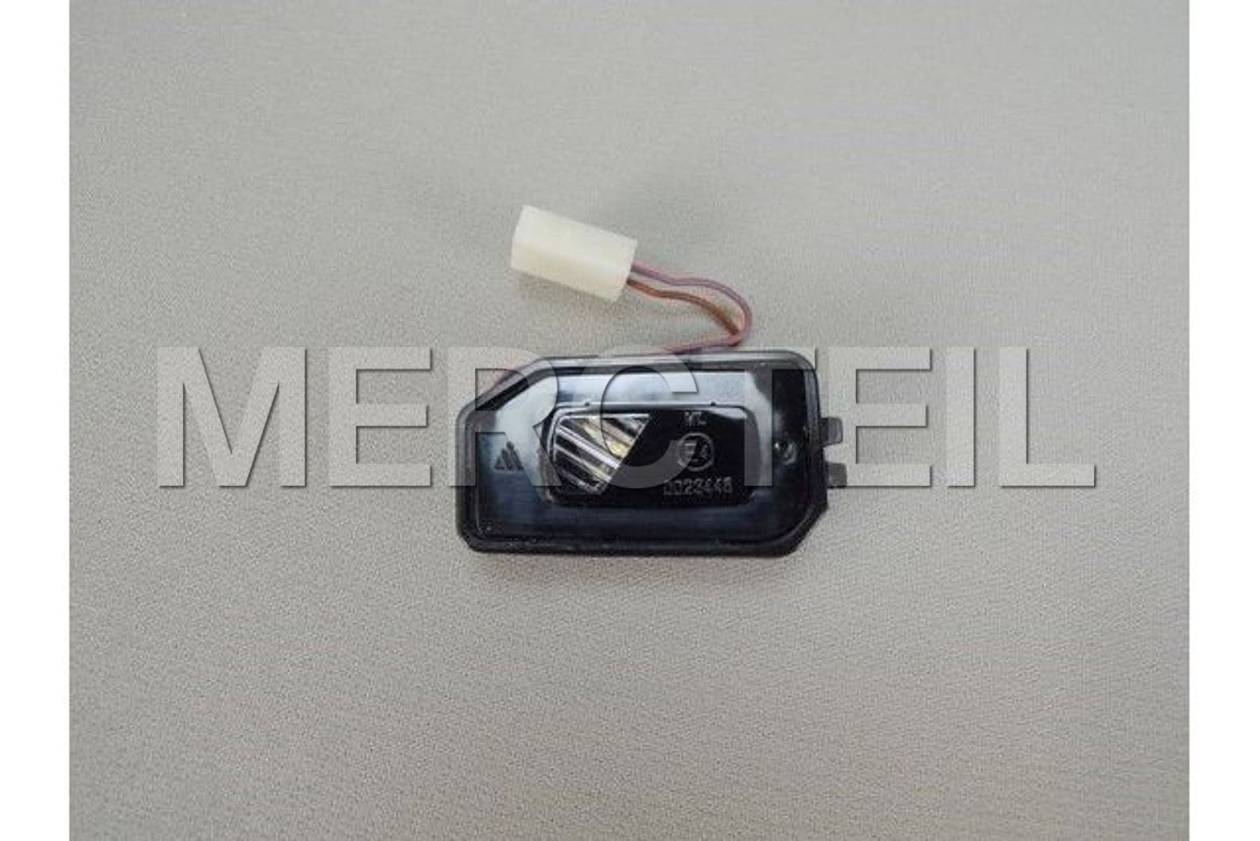 Buy the spare part Mercedes-Benz A0999063002 headlamp unit