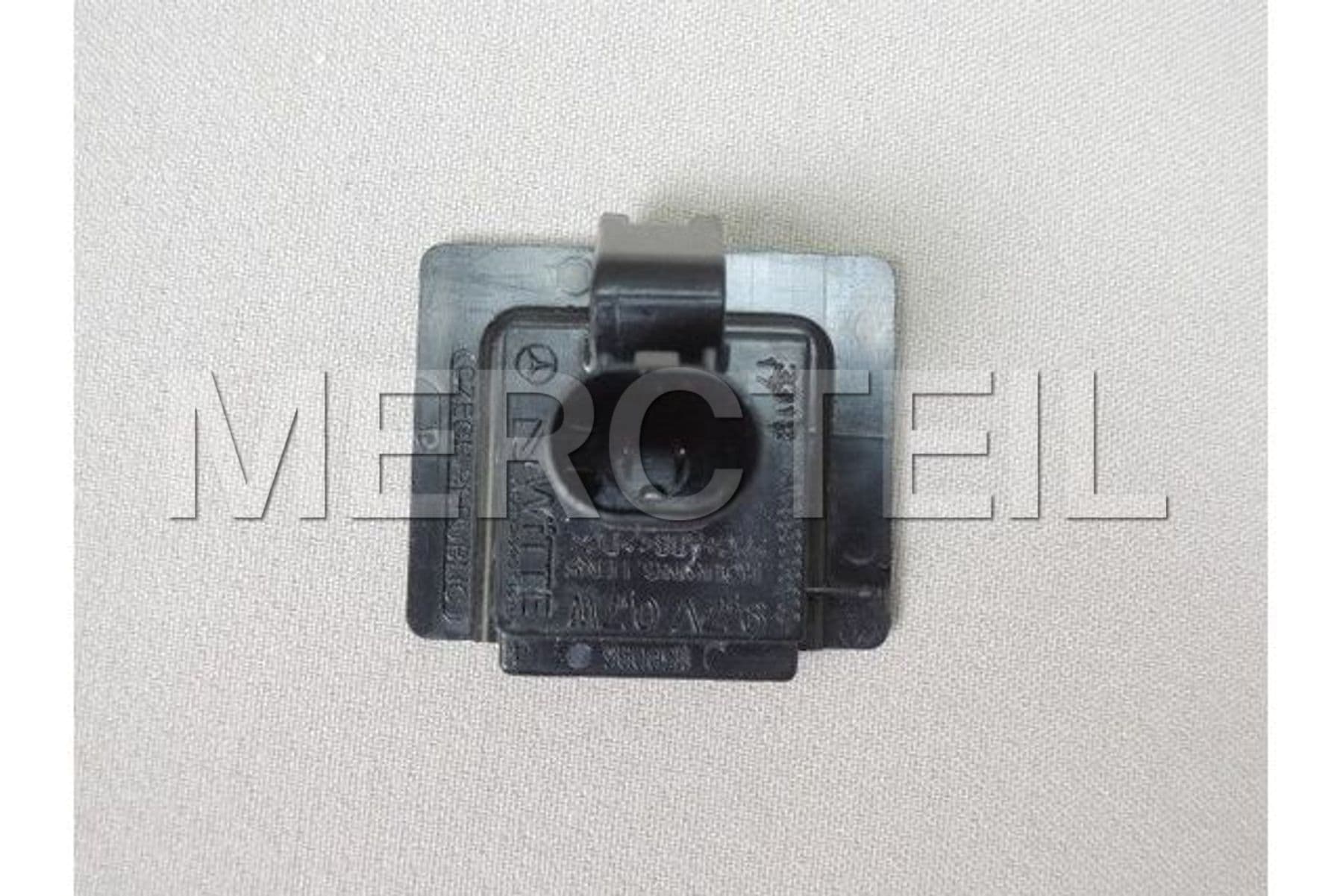 Buy the spare part Mercedes-Benz A0999068400 license plate lamp